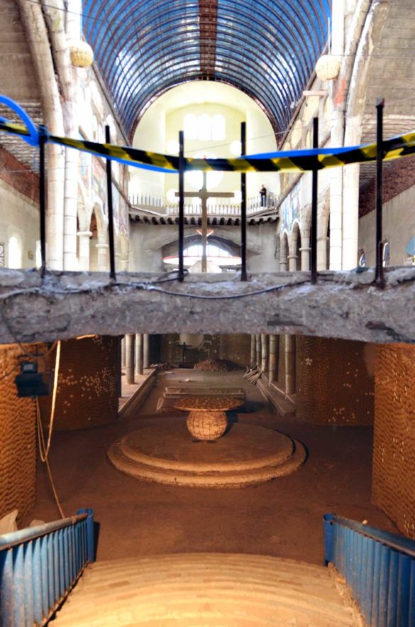 The Outsider Artist building a life-size cathedral set for demolition – MNF