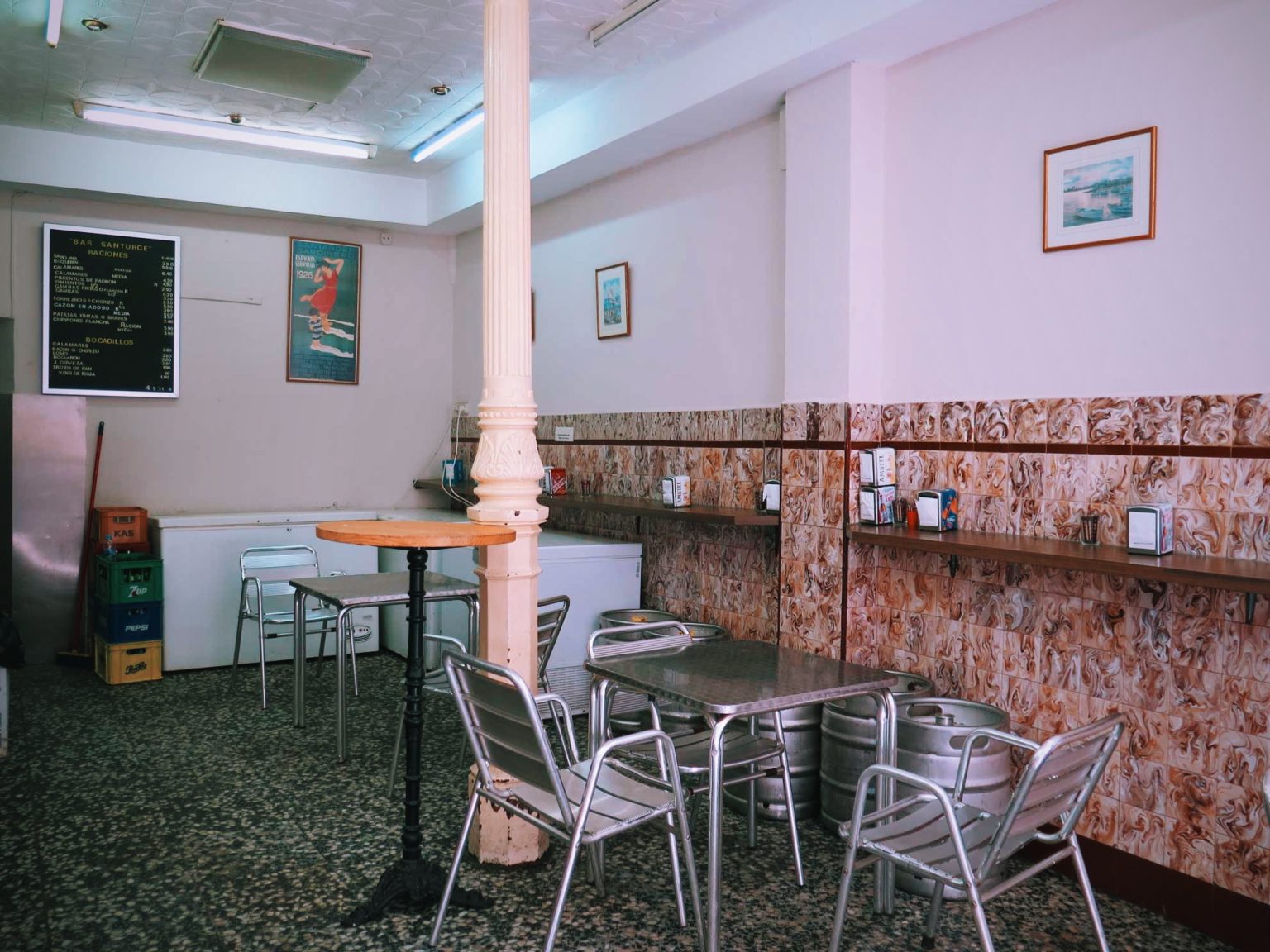 The Rastro fish bar that will never give in to tourism (even when it ...