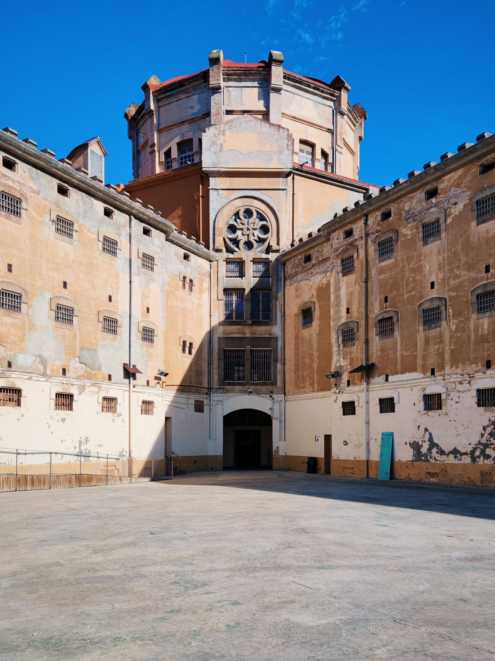 La Model: Barcelona’s city-centre prison is a model for historic memory ...